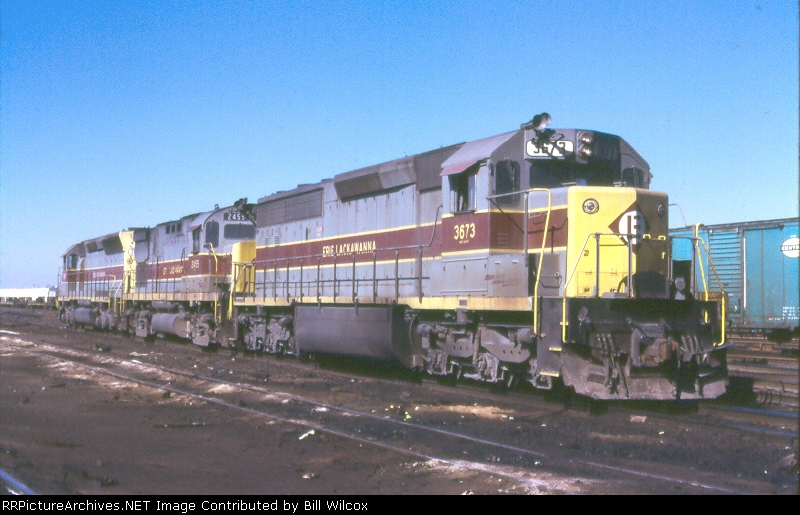 Erie Lackawanna power on the Croxton Yard ready track